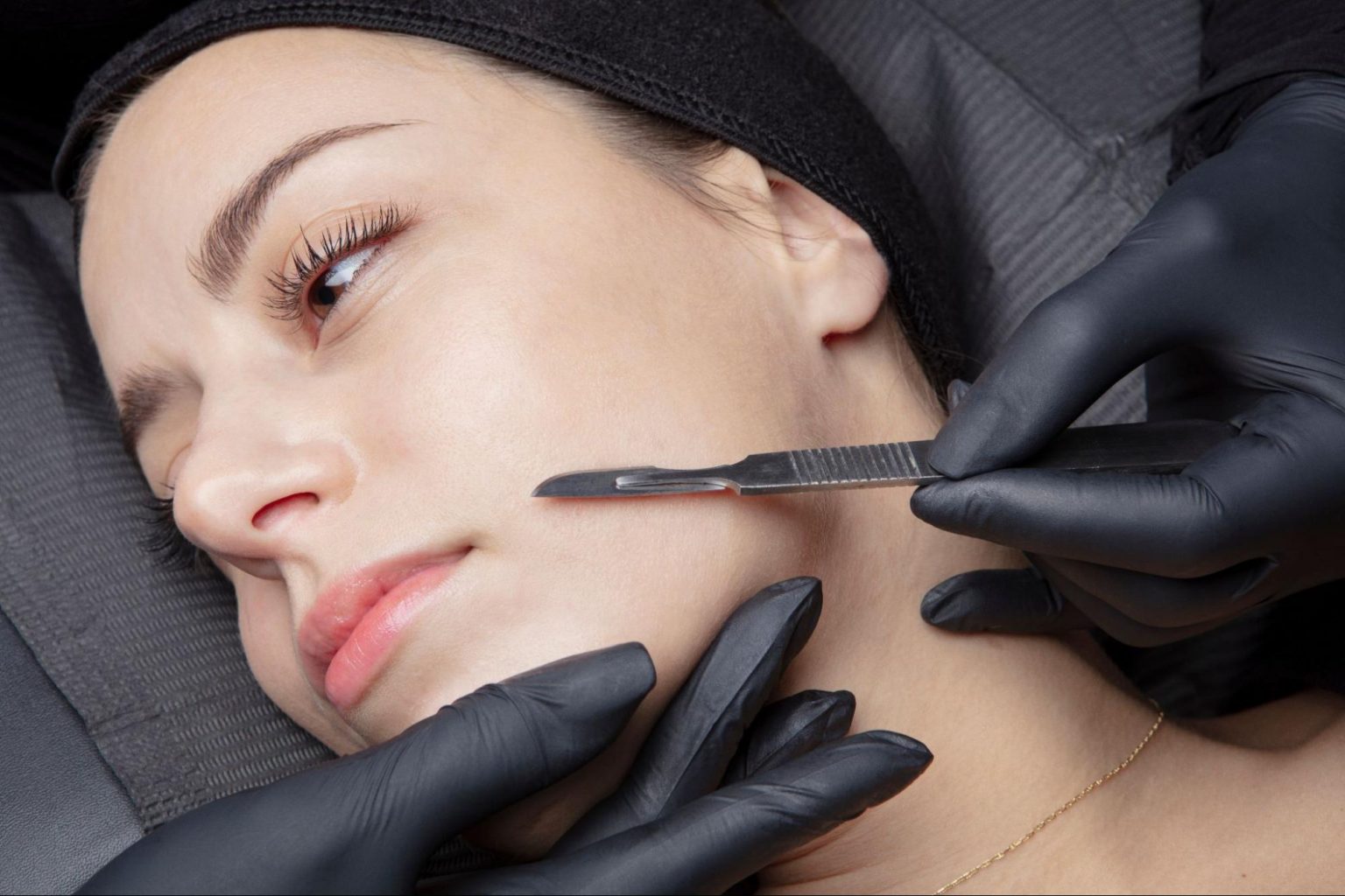 7 Most Promising Dermaplaning Benefits And Its Possible Dangers ...